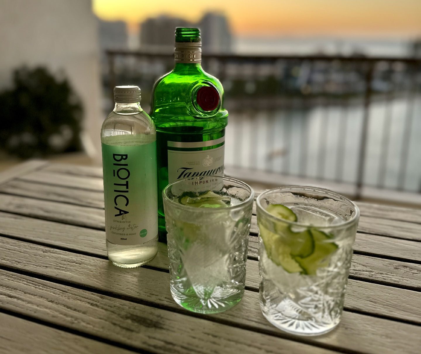 Can you drink alcohol with probiotics? – Biotica Water